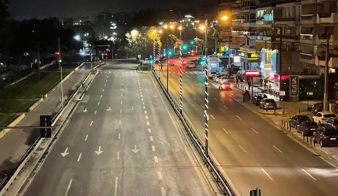 Περιφέρεια Αττικής: Ξεκίνησε από τη Λ. Ποσειδώνος η τοποθέτηση ...